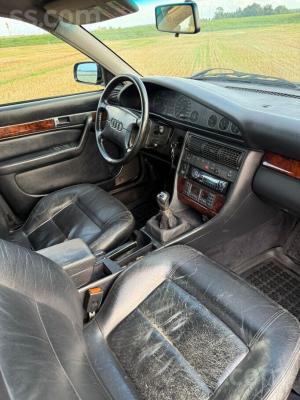 Black Audi A6 1994 in Bauska, with an engine capacity of 2.50 L and mileage of 389 thousand km for 1699 €, photo 11 on AUTOMOTO.COM.LV