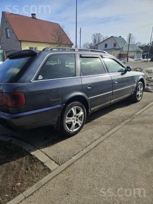 Melns Audi A6 1995 Daugavpils, ar dzinēja tilpumu 2.50 L un nobraukumu 452 tūkst. km par 1560 €, foto 3 vietnē AUTOMOTO.COM.LV