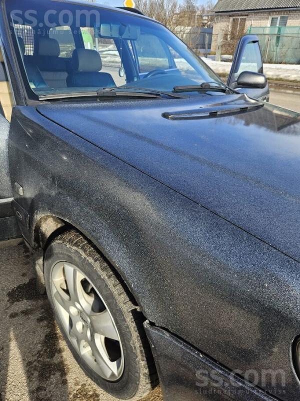 Black Audi A6 1995 in Daugavpils, with an engine capacity of 2.50 L and mileage of 452 thousand km for 1560 €, photo 4 on AUTOMOTO.COM.LV