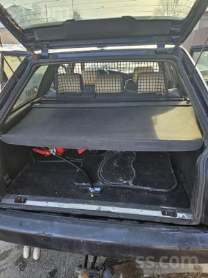 Melns Audi A6 1995 Daugavpils, ar dzinēja tilpumu 2.50 L un nobraukumu 452 tūkst. km par 1560 €, foto 7 vietnē AUTOMOTO.COM.LV