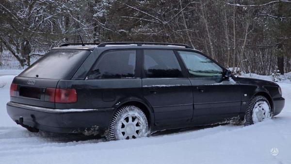 Black Audi A6 1996 in Vilnius, with an engine capacity of 2.46 L and mileage of 457 thousand km for 2950 €, photo 3 on AUTOMOTO.COM.LV