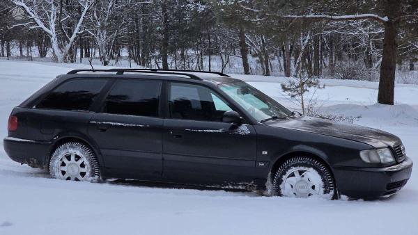 Black Audi A6 1996 in Vilnius, with an engine capacity of 2.46 L and mileage of 457 thousand km for 2950 €, photo 5 on AUTOMOTO.COM.LV