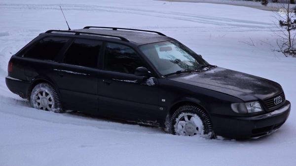 Black Audi A6 1996 in Vilnius, with an engine capacity of 2.46 L and mileage of 457 thousand km for 2950 €, photo 6 on AUTOMOTO.COM.LV