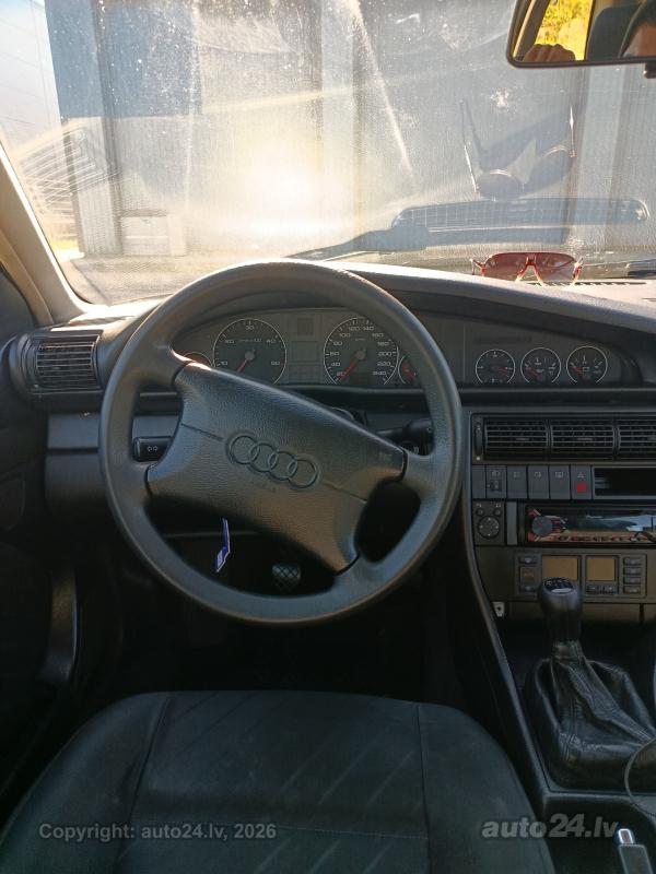 Melns Audi A6 1996 Tallina, ar dzinēja tilpumu 2.50 L un nobraukumu 490 tūkst. km par 1699 €, foto 10 vietnē AUTOMOTO.COM.LV