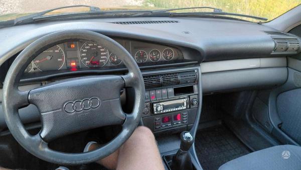 Melns Audi A6 1996 Viļņa, ar dzinēja tilpumu 1.90 L un nobraukumu 429 tūkst. km par 950 €, foto 9 vietnē AUTOMOTO.COM.LV