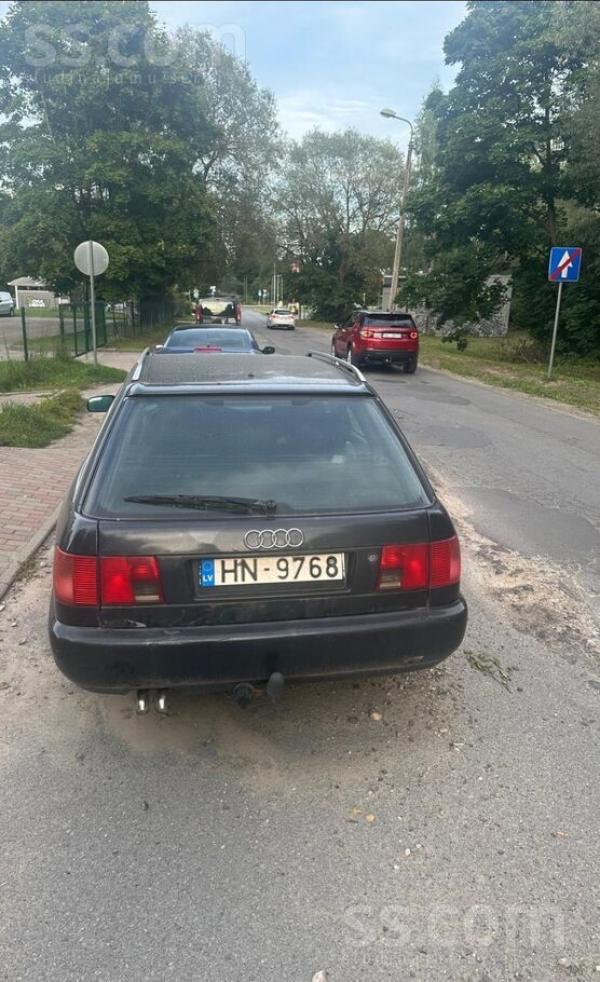 Audi A6 1997 in Riga on AUTOMOTO.COM.LV Black Audi A6 1997 in Riga, with an engine capacity of 2.50 L and mileage of 473 thousand km for 1500 €, photo 5 on AUTOMOTO.COM.LV