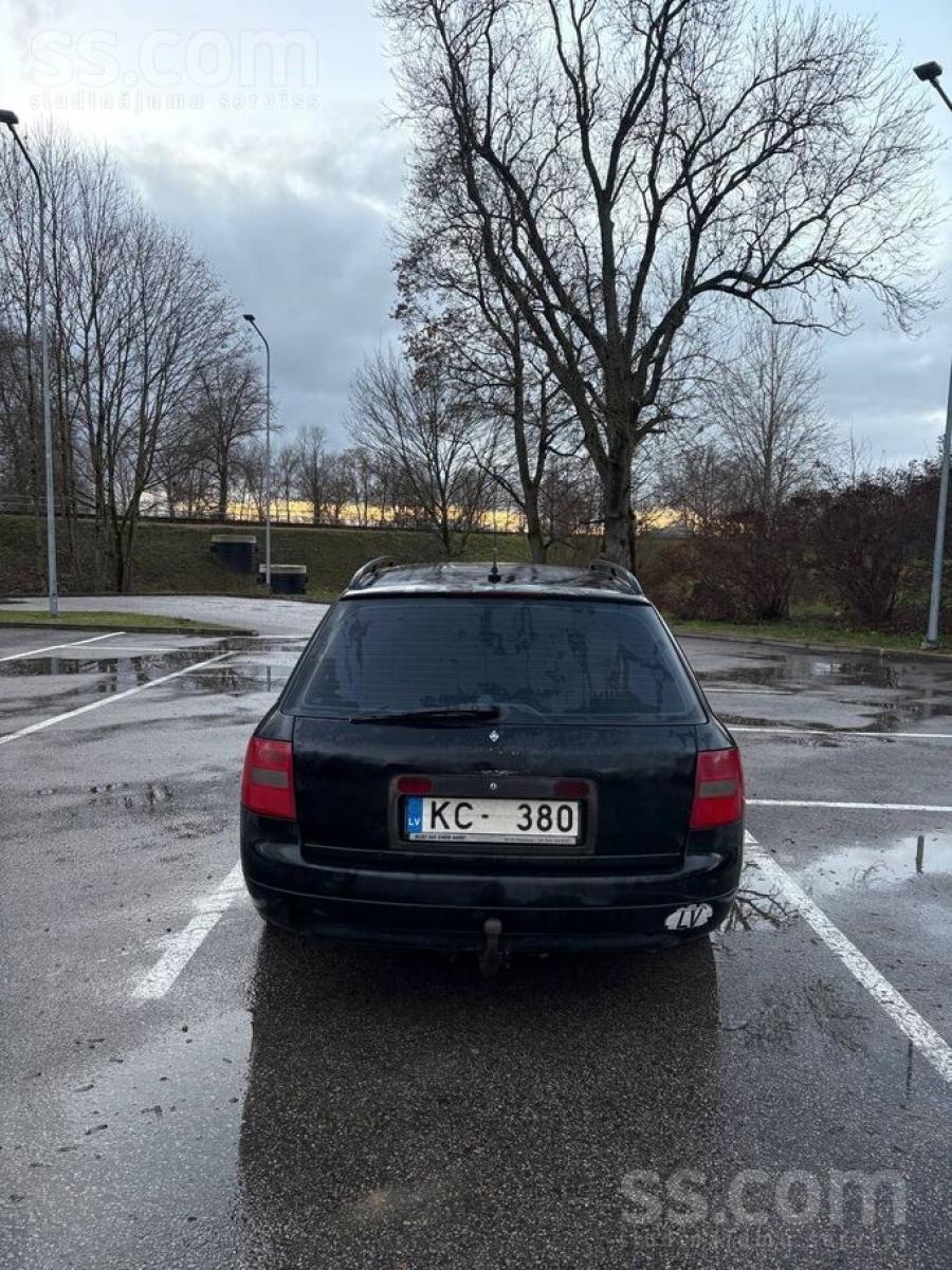 Black Audi A6 2000 in Jekabpils, with an engine capacity of 2.50 L and mileage of 366 thousand km for 1600 €, photo 3 on AUTOMOTO.COM.LV