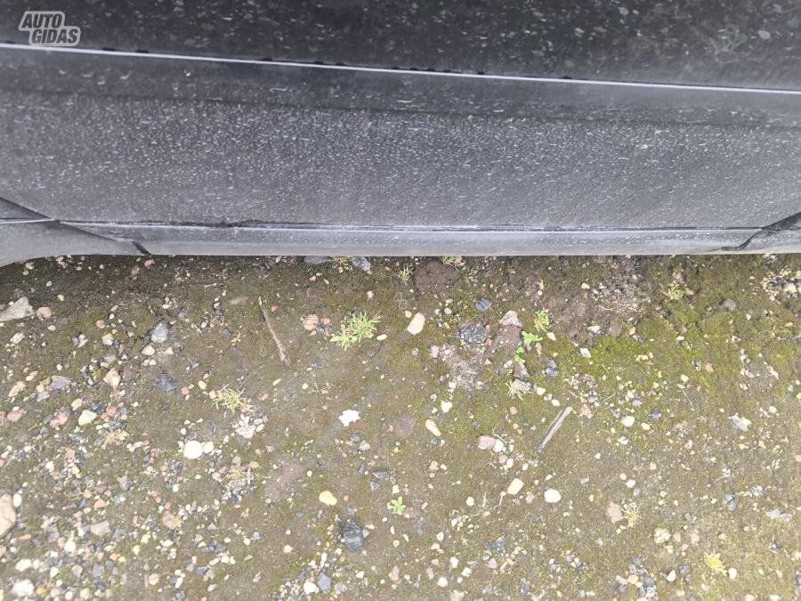 Melns Audi A6 2000 Utena, ar dzinēja tilpumu 2.50 L un nobraukumu 303 tūkst. km par 1050 €, foto 14 vietnē AUTOMOTO.COM.LV