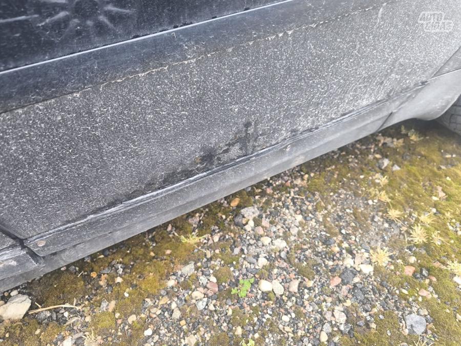 Melns Audi A6 2000 Utena, ar dzinēja tilpumu 2.50 L un nobraukumu 303 tūkst. km par 1050 €, foto 17 vietnē AUTOMOTO.COM.LV