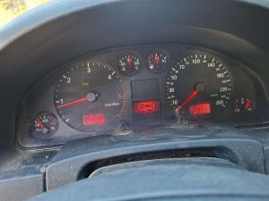 Black Audi A6 2000 in Plunge, with an engine capacity of 2.50 L and mileage of 342 thousand km for 650 €, photo 7 on AUTOMOTO.COM.LV