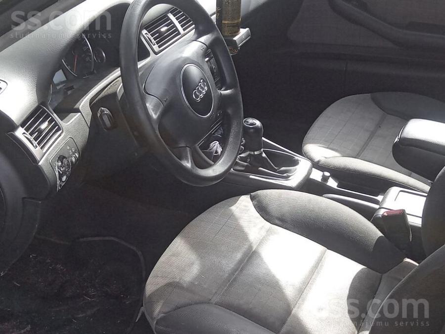 Melns Audi A6 2001 Madona, ar dzinēja tilpumu 2.50 L un nobraukumu 380 tūkst. km par 1000 €, foto 3 vietnē AUTOMOTO.COM.LV