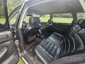 Melns Audi A6 2001 Tukums, ar dzinēja tilpumu 2.50 L un nobraukumu 385 tūkst. km par 1500 €, foto 10 vietnē AUTOMOTO.COM.LV