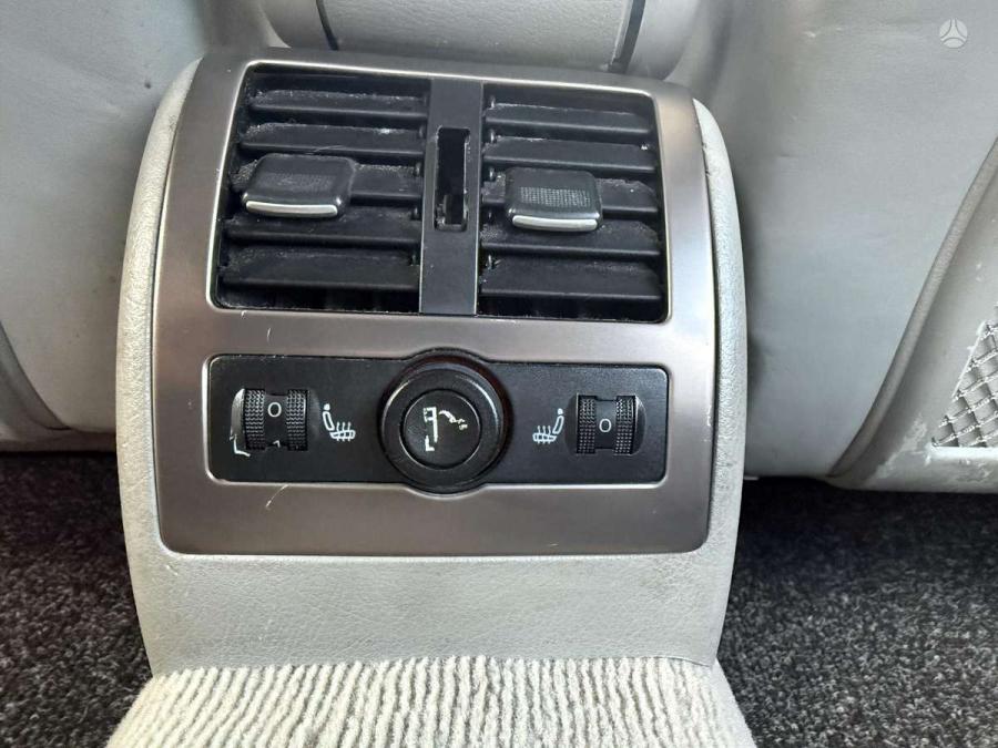 Melns Audi A6 2001 Viļņa, ar dzinēja tilpumu 2.50 L un nobraukumu 306 tūkst. km par 1950 €, foto 15 vietnē AUTOMOTO.COM.LV