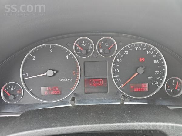 Melns Audi A6 2002 Rīga, ar dzinēja tilpumu 2.50 L un nobraukumu 338 tūkst. km par 1200 €, foto 6 vietnē AUTOMOTO.COM.LV