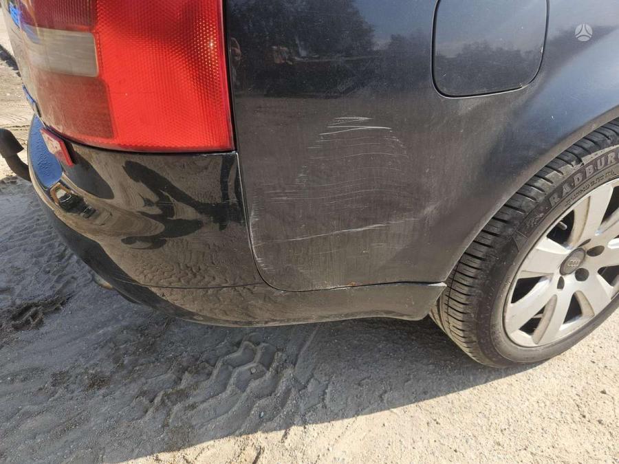 Черный Ауди А6 2002 в Вильнюс, объемом двигателя 2.50 л и пробегом 350 тыс. км за 1700 €, фото 7 на AUTOMOTO.COM.LV
