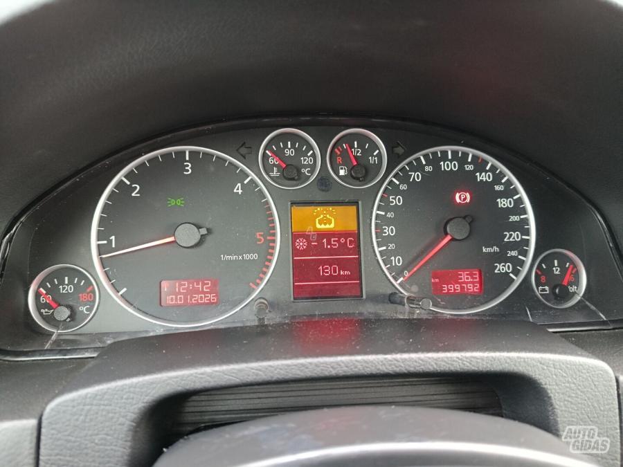 Melns Audi A6 2003 Joniškis, ar dzinēja tilpumu 2.50 L un nobraukumu 400 tūkst. km par 1650 €, foto 29 vietnē AUTOMOTO.COM.LV
