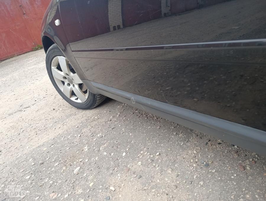 Melns Audi A6 2003 Kauņa, ar dzinēja tilpumu 1.90 L un nobraukumu 365 tūkst. km par 1150 €, foto 14 vietnē AUTOMOTO.COM.LV
