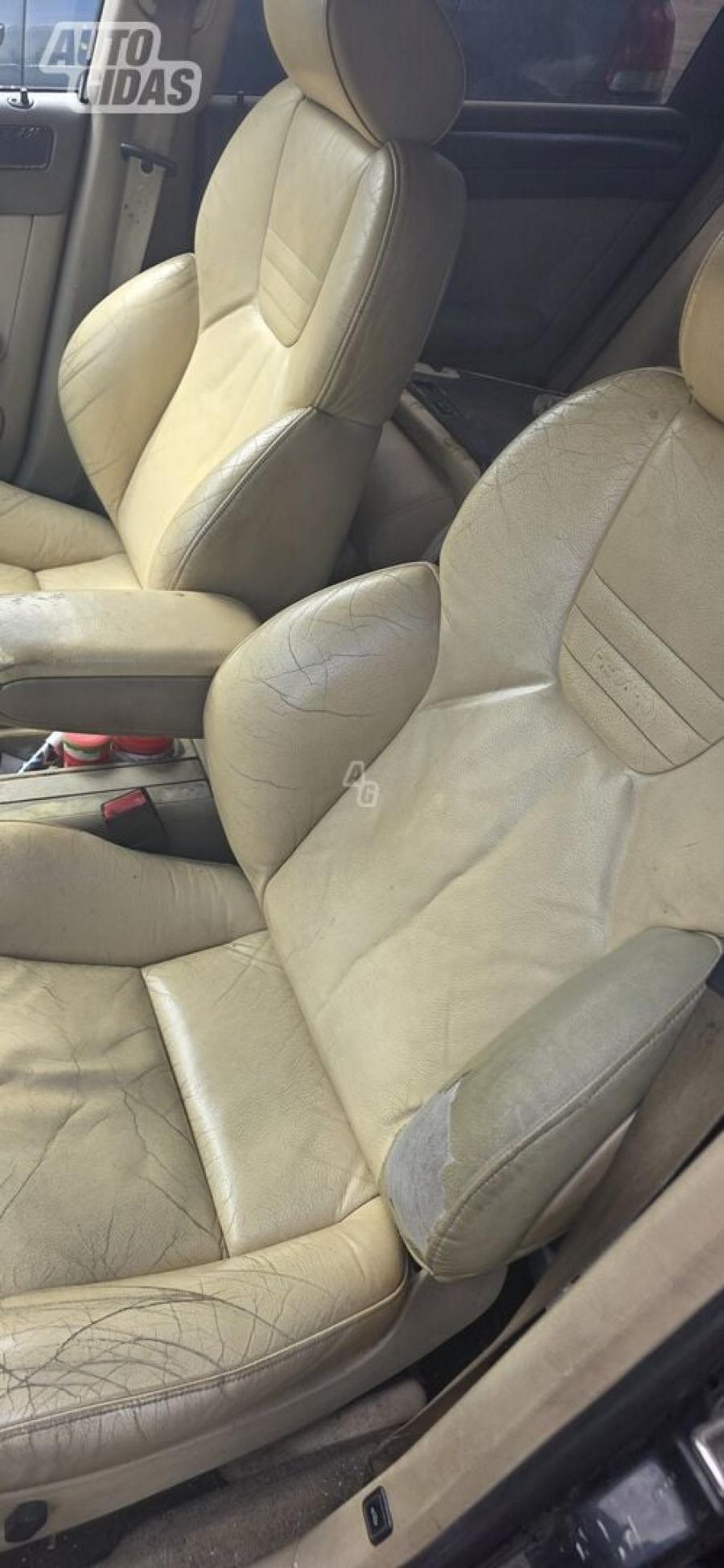 Melns Audi A6 2003 Panevēža, ar dzinēja tilpumu 1.90 L un nobraukumu 429 tūkst. km par 650 €, foto 18 vietnē AUTOMOTO.COM.LV
