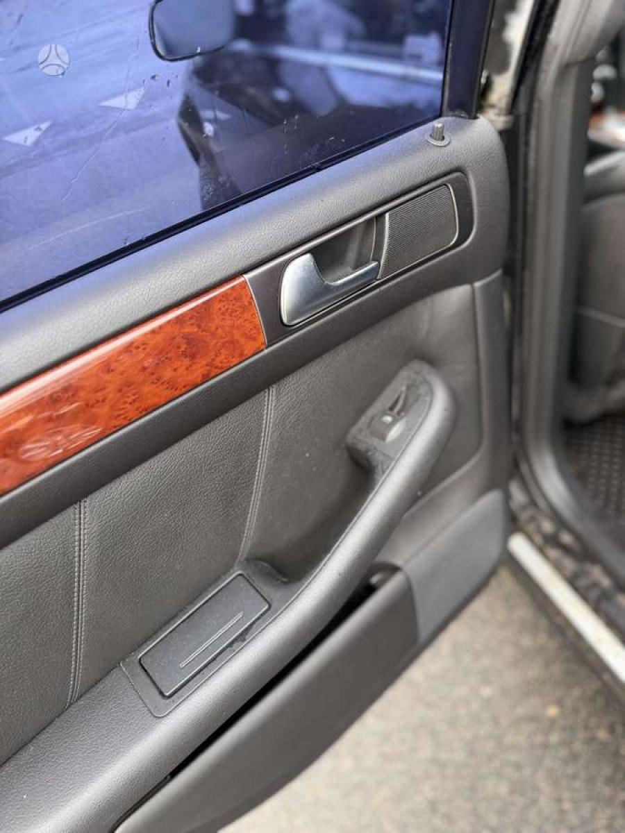Black Audi A6 2003 in Kaunas, with an engine capacity of 2.50 L and mileage of 321 thousand km for 1390 €, photo 18 on AUTOMOTO.COM.LV