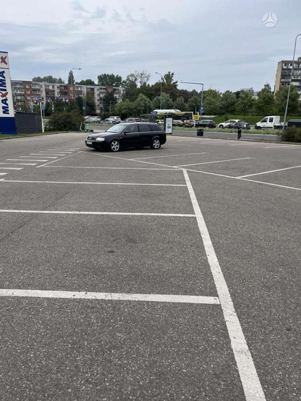 Black Audi A6 2003 in Vilnius, with an engine capacity of 2.50 L and mileage of 326 thousand km for 2200 €, photo 4 on AUTOMOTO.COM.LV