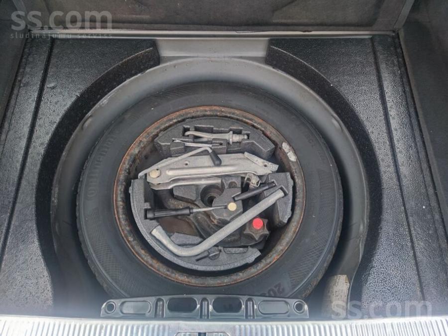 Melns Audi A6 2003 Rīga, ar dzinēja tilpumu 2.50 L un nobraukumu 365 tūkst. km par 2500 €, foto 9 vietnē AUTOMOTO.COM.LV