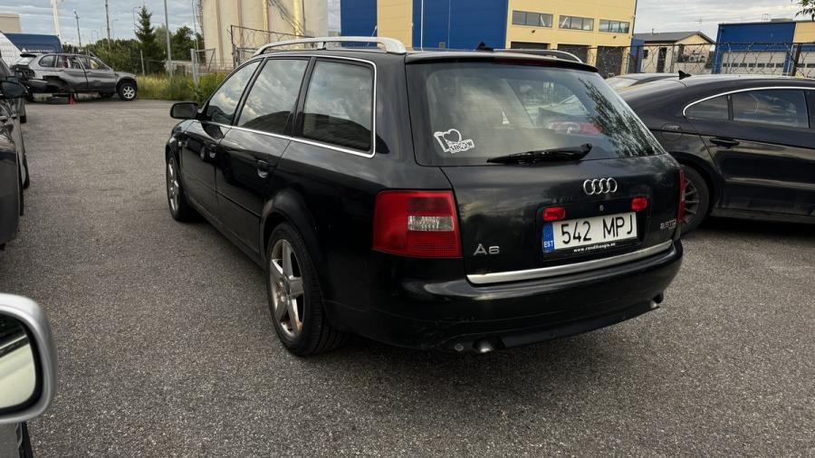 Black Audi A6 2004 in Tallinn, with an engine capacity of 0.13 L and mileage of 329 thousand km for 700 €, photo 13 on AUTOMOTO.COM.LV