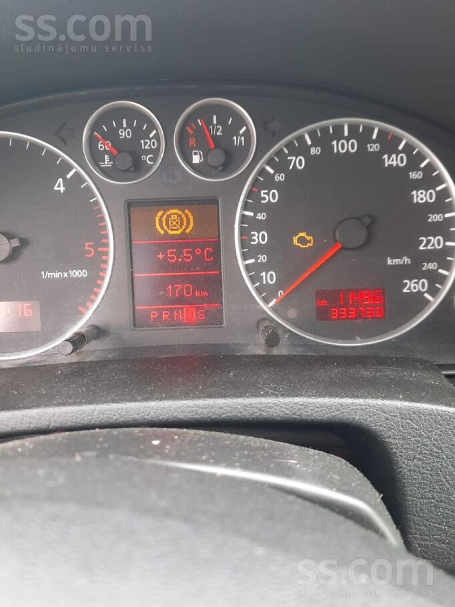 Melns Audi A6 2004 Balvi, ar dzinēja tilpumu 2.50 L un nobraukumu 334 tūkst. km par 1900 €, foto 9 vietnē AUTOMOTO.COM.LV