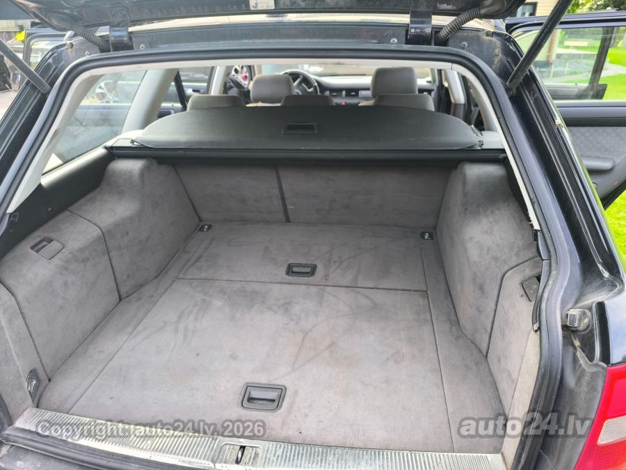 Melns Audi A6 2004 Tallina, ar dzinēja tilpumu 2.50 L un nobraukumu 434 tūkst. km par 1000 €, foto 11 vietnē AUTOMOTO.COM.LV