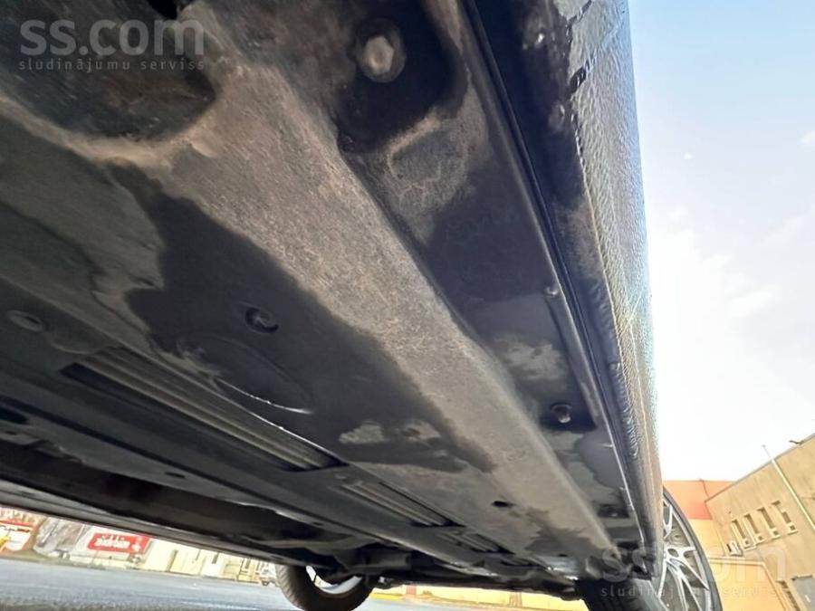 Melns Audi A6 2005 Rīga, ar dzinēja tilpumu 2.70 L un nobraukumu 307 tūkst. km par 2600 €, foto 14 vietnē AUTOMOTO.COM.LV