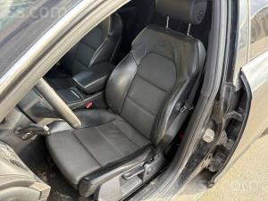 Black Audi A6 2005 in Riga, with an engine capacity of 3.00 L and mileage of 421 thousand km for 1100 €, photo 8 on AUTOMOTO.COM.LV