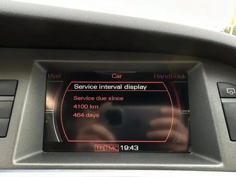 Black Audi A6 2005 in Riga, with an engine capacity of 3.00 L and mileage of 361 thousand km for 3990 €, photo 18 on AUTOMOTO.COM.LV