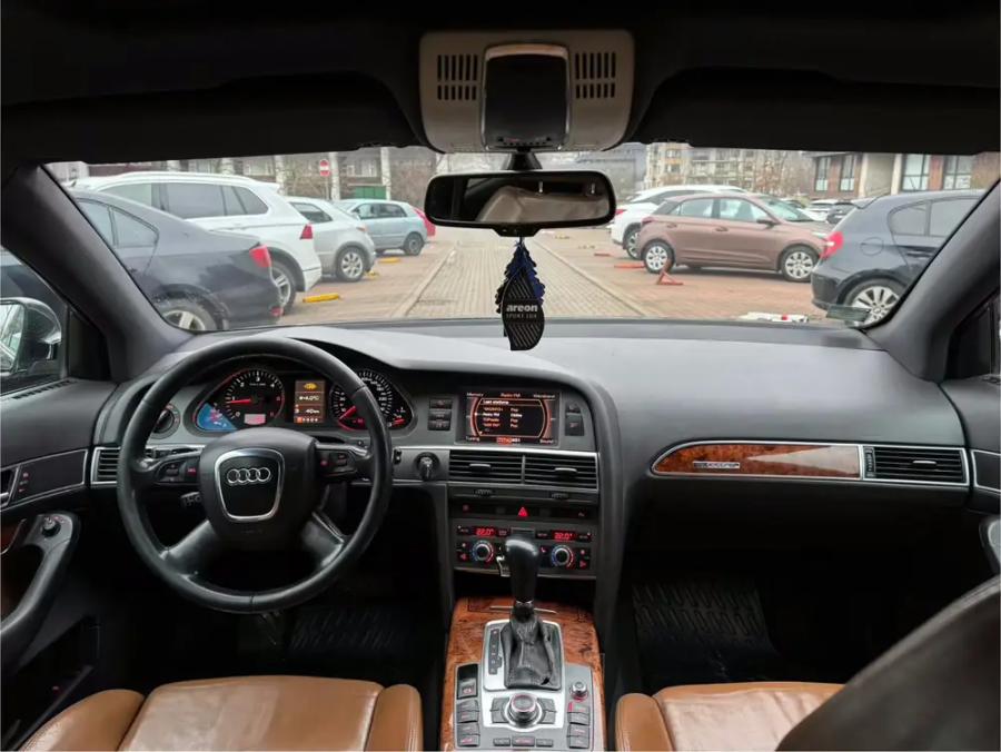 Black Audi A6 2005 in Riga, with an engine capacity of 3.00 L and mileage of 328 thousand km for 2990 €, photo 13 on AUTOMOTO.COM.LV