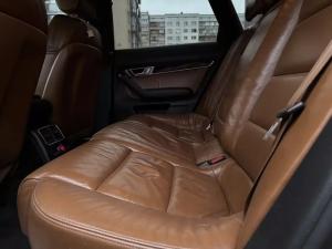 Black Audi A6 2005 in Riga, with an engine capacity of 3.00 L and mileage of 328 thousand km for 2990 €, photo 14 on AUTOMOTO.COM.LV