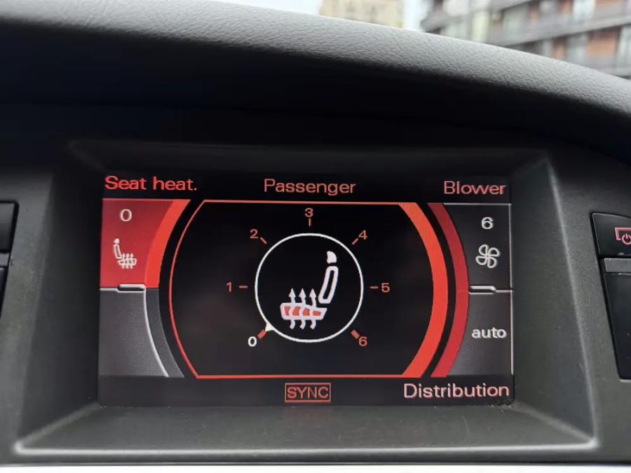 Black Audi A6 2005 in Riga, with an engine capacity of 3.00 L and mileage of 328 thousand km for 2990 €, photo 18 on AUTOMOTO.COM.LV