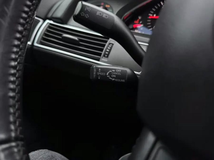 Black Audi A6 2005 in Riga, with an engine capacity of 3.00 L and mileage of 328 thousand km for 2990 €, photo 31 on AUTOMOTO.COM.LV