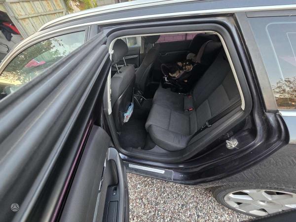Black Audi A6 2005 in Marijampole, with an engine capacity of 2.70 L and mileage of 350 thousand km for 1999 €, photo 4 on AUTOMOTO.COM.LV