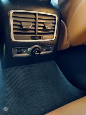Black Audi A6 2005 in Vilnius, with an engine capacity of 2.97 L and mileage of 377 thousand km for 2450 €, photo 32 on AUTOMOTO.COM.LV