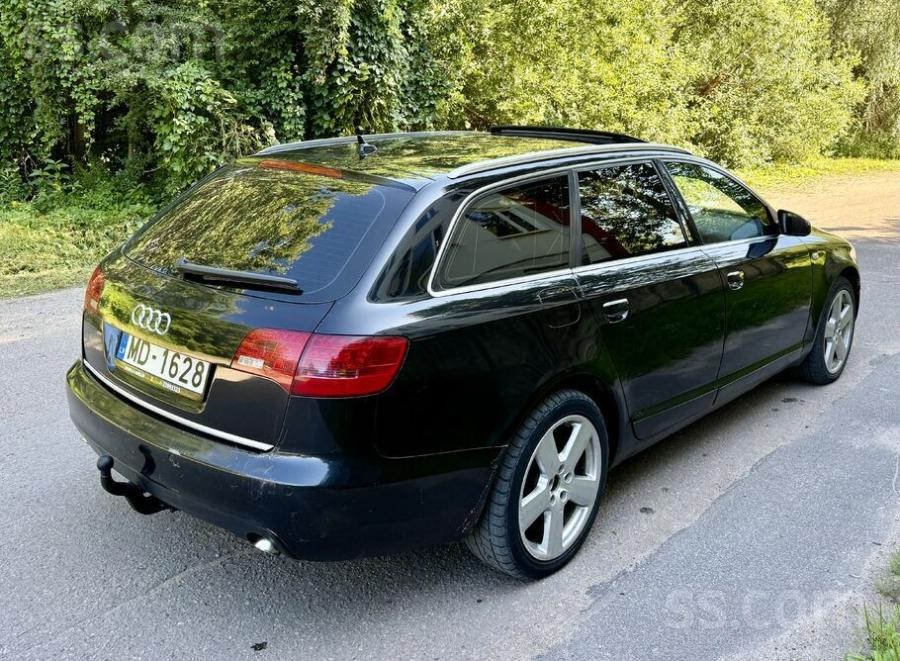 Black Audi A6 2005 in Riga, with an engine capacity of 3.00 L and mileage of 368 thousand km for 2350 €, photo 5 on AUTOMOTO.COM.LV