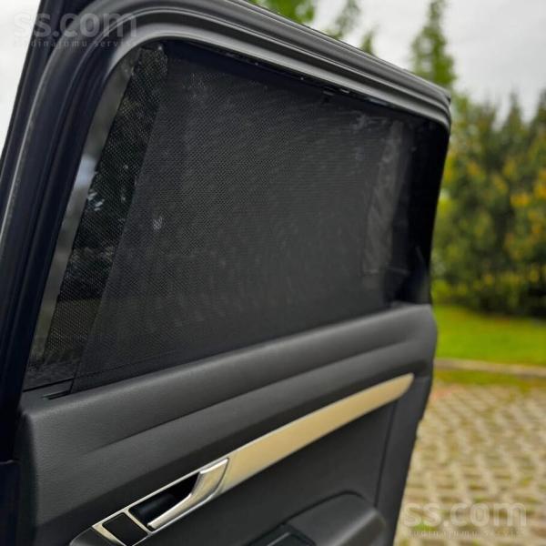 Black Audi A6 2005 in Riga, with an engine capacity of 3.00 L and mileage of 319 thousand km for 1900 €, photo 9 on AUTOMOTO.COM.LV