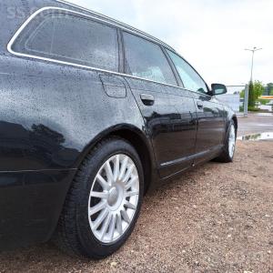 Black Audi A6 2006 in Daugavpils, with an engine capacity of 3.00 L and mileage of 0 thousand km for 3800 €, photo 9 on AUTOMOTO.COM.LV