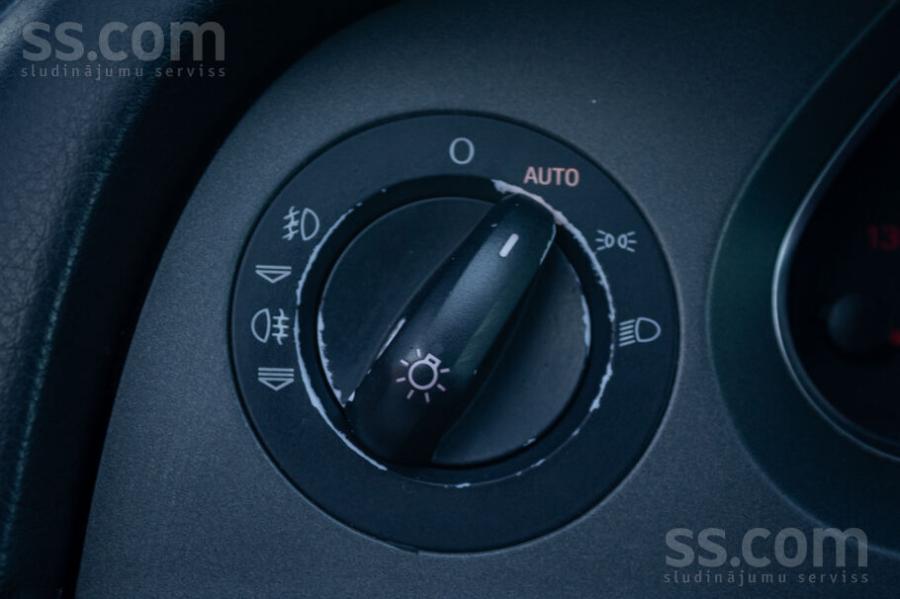 Melns Audi A6 2006 Jelgava, ar dzinēja tilpumu 2.70 L un nobraukumu 385 tūkst. km par 2600 €, foto 14 vietnē AUTOMOTO.COM.LV