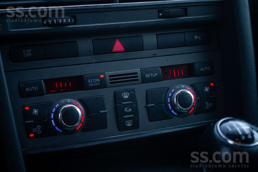 Melns Audi A6 2006 Jelgava, ar dzinēja tilpumu 2.70 L un nobraukumu 385 tūkst. km par 2600 €, foto 15 vietnē AUTOMOTO.COM.LV
