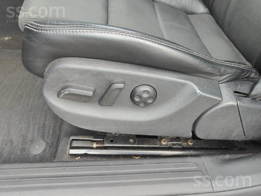 Melns Audi A6 2006 Aizkraukle, ar dzinēja tilpumu 3.00 L un nobraukumu 325 tūkst. km par 3550 €, foto 14 vietnē AUTOMOTO.COM.LV