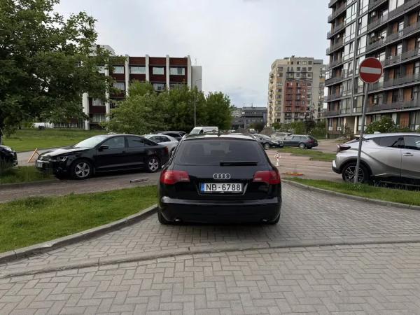 Черный Ауди А6 2006 в Рига, объемом двигателя 3.00 л и пробегом 313 тыс. км за 2990 €, фото 3 на AUTOMOTO.COM.LV