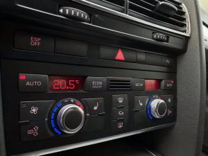 Black Audi A6 2006 in Riga, with an engine capacity of 3.00 L and mileage of 313 thousand km for 2990 €, photo 12 on AUTOMOTO.COM.LV