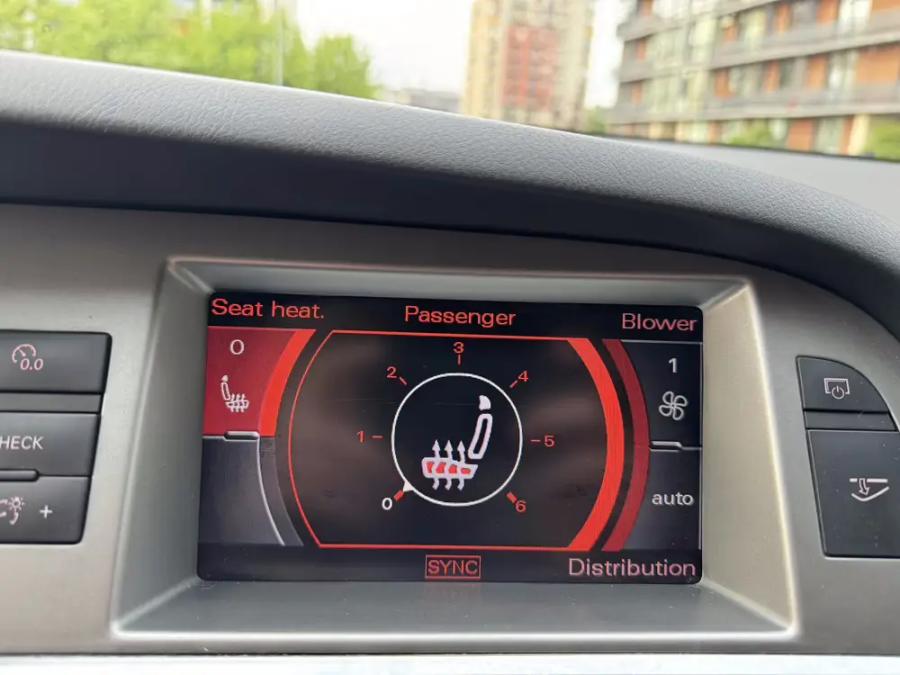 Black Audi A6 2006 in Riga, with an engine capacity of 3.00 L and mileage of 313 thousand km for 2990 €, photo 18 on AUTOMOTO.COM.LV