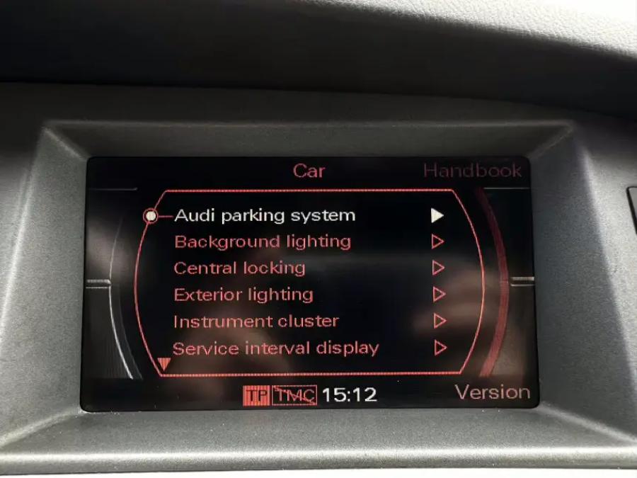 Black Audi A6 2006 in Riga, with an engine capacity of 3.00 L and mileage of 317 thousand km for 3290 €, photo 17 on AUTOMOTO.COM.LV