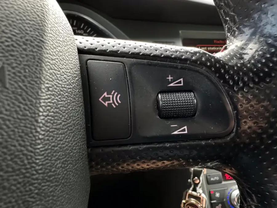 Black Audi A6 2006 in Riga, with an engine capacity of 3.00 L and mileage of 317 thousand km for 3290 €, photo 19 on AUTOMOTO.COM.LV