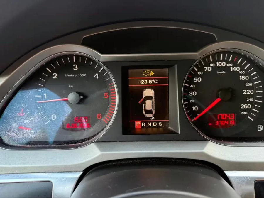 Black Audi A6 2006 in Riga, with an engine capacity of 3.00 L and mileage of 370 thousand km for 2900 €, photo 16 on AUTOMOTO.COM.LV