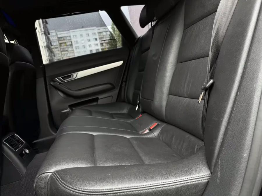 Black Audi A6 2006 in Riga, with an engine capacity of 3.00 L and mileage of 267 thousand km for 4690 €, photo 22 on AUTOMOTO.COM.LV